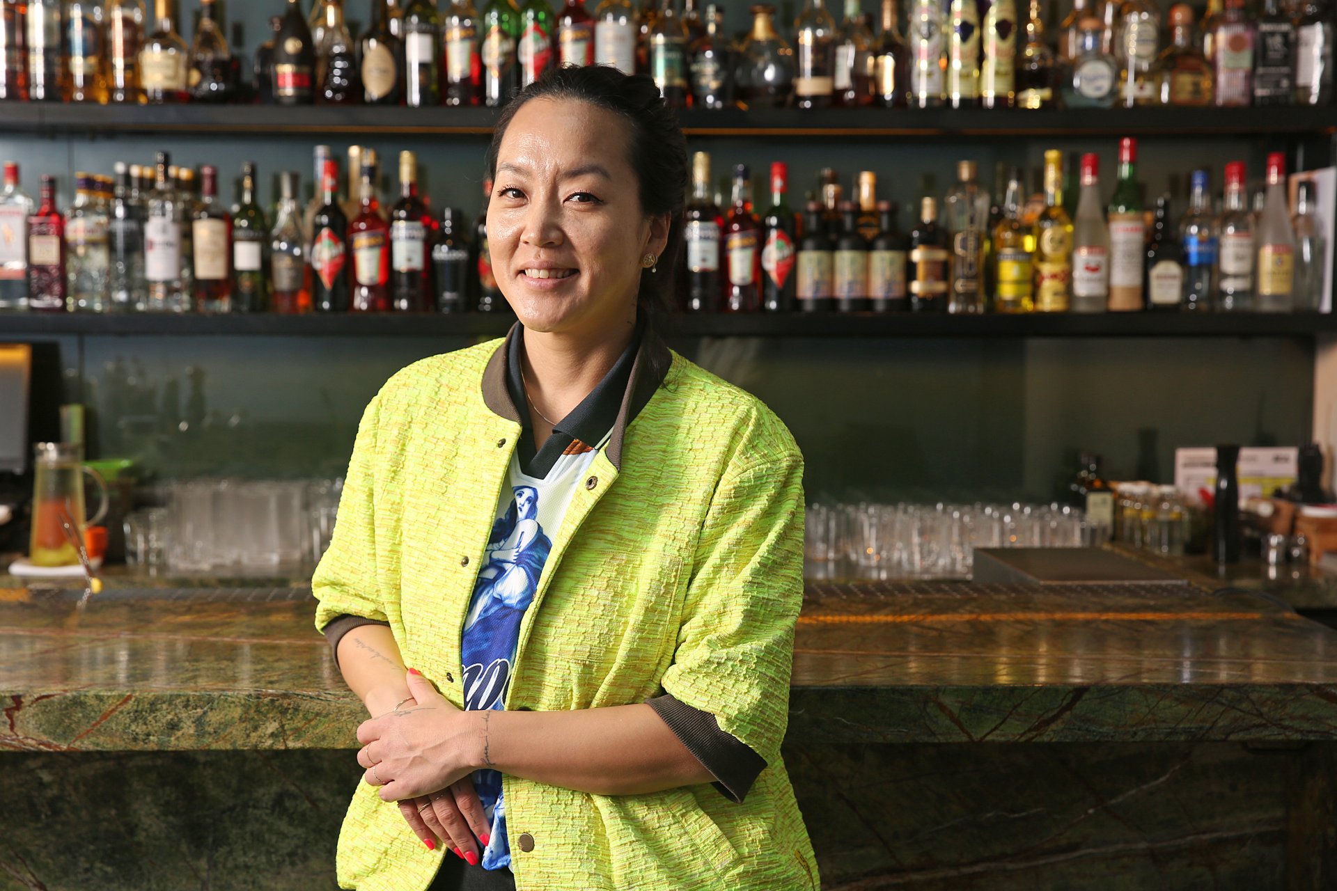 Quién es y cómo trabaja Monica Berg, la bartender más influyente del ...