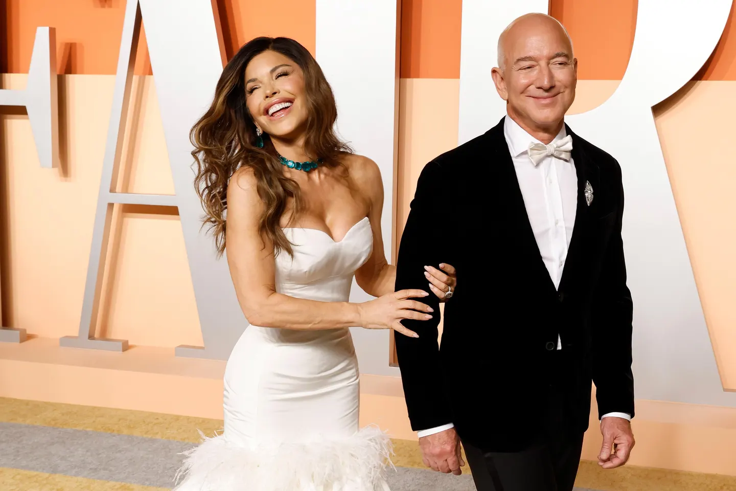 Jeff Bezos y Lauren Sánchez: una boda opulenta y polémica bajo presión ...