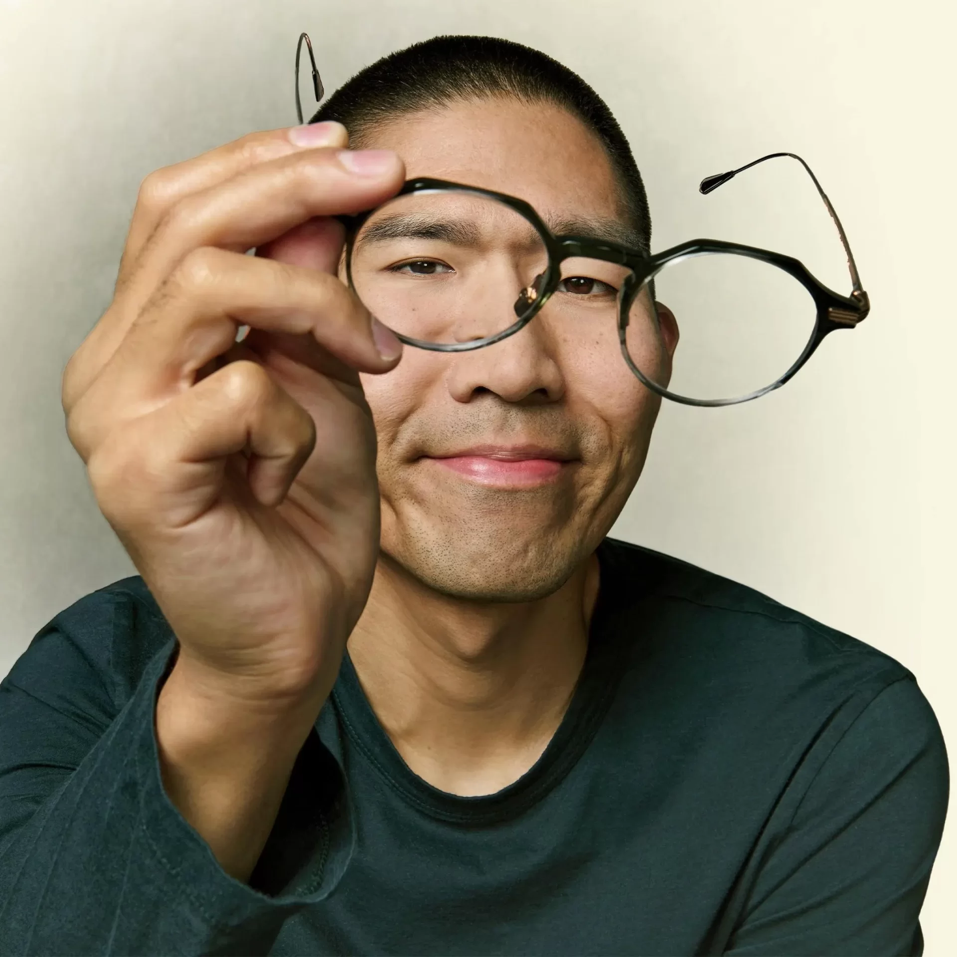 El genio oculto detrás de la IA: Edwin Chen, fundador de Surge y nuevo millonario de la Forbes ...