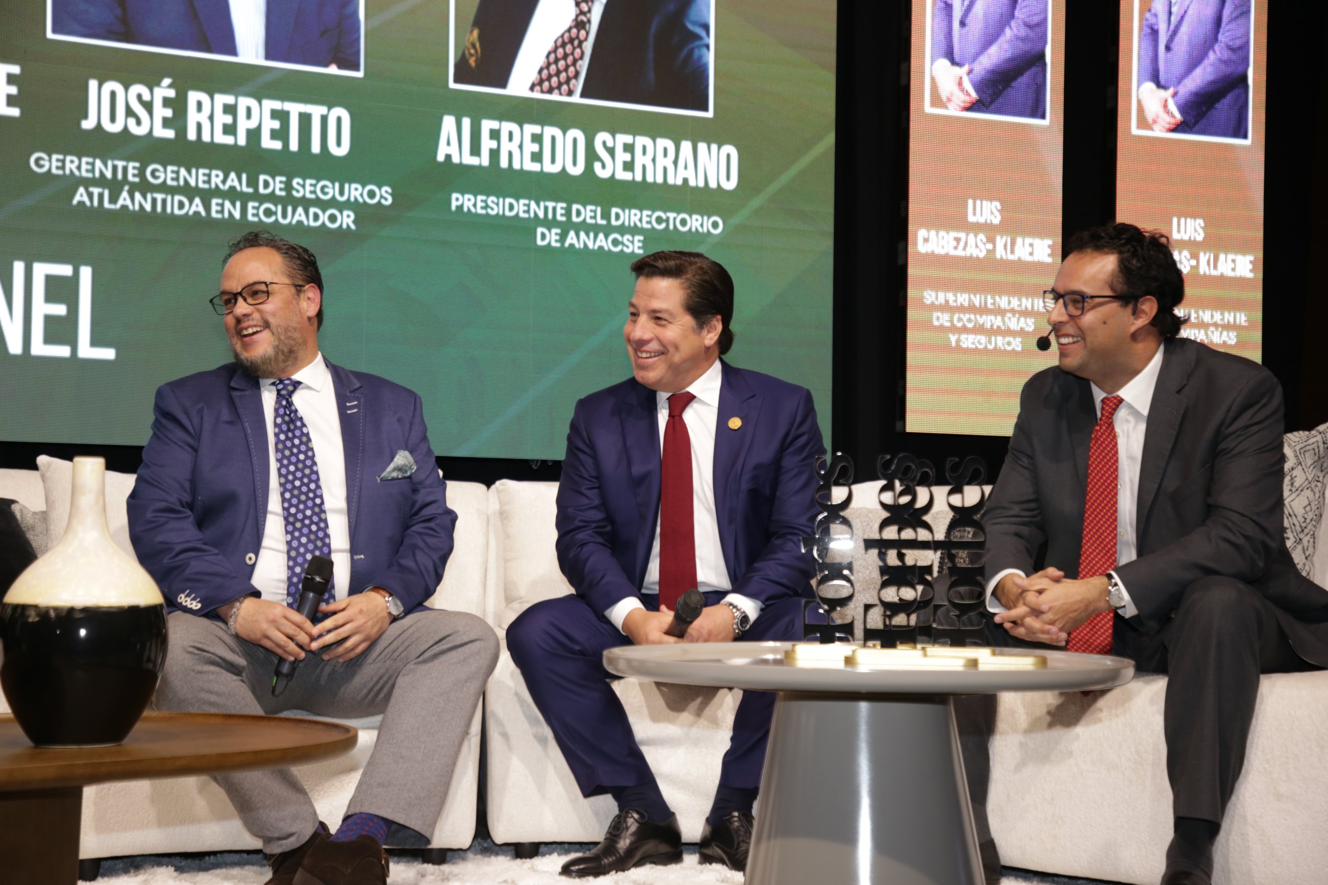 Summit Insurance: Líderes del sector trazan el futuro de los seguros en ...